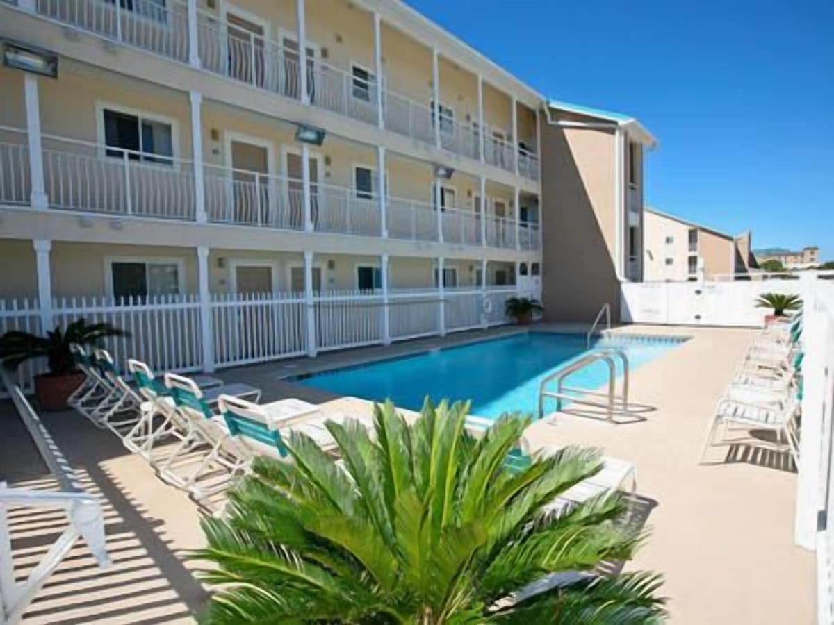 Crystal Sands 2 Bedroom+Loft 309B | Destin Condo Rentals